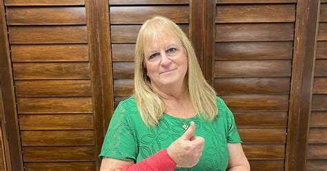 Mujer De Texas Fue Atacada Por Una Serpiente Y Un Halcón Mientras