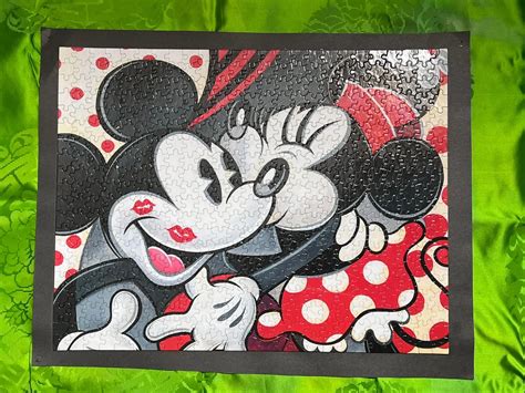 Mickey And Minnie Mouse Vintage Kissing