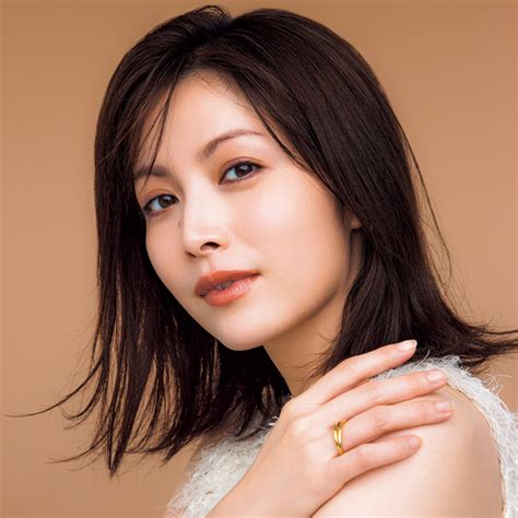 美容のプロが解説！「シミ＆シワのない透明肌」大人世代の作り方｜美st（magacol） Yahooニュース