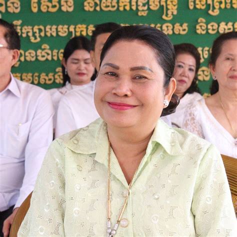 សម្តេច ហ៊ុន សែន បញ្ជាឱ្យសមត្ថកិច្ចនាំខ្លួន លោកជំទាវទ្រព្យគ្រាក់ សៀង ចាន់ហេង