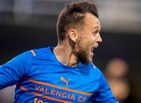 Черышев вывел Валенсию в 1 8 финала Кубка Испании по футболу