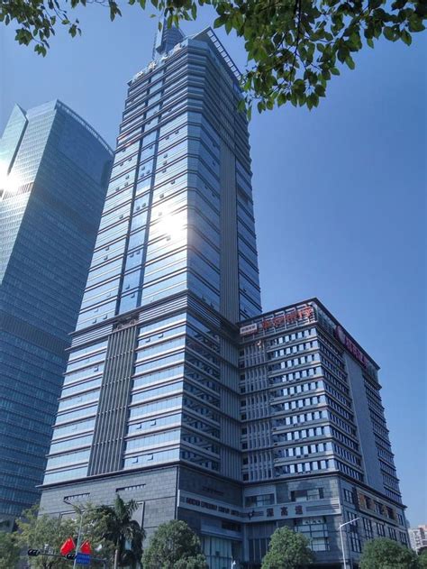 福田中心区，屹立深圳近20年的江苏大厦，象征江苏和深圳的友谊！ 每日头条