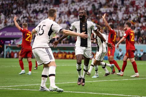 کنایه سنگین قطری‌ها به آلمانی‌ها با عکس اوزیل مسلمانعکس ایمنا