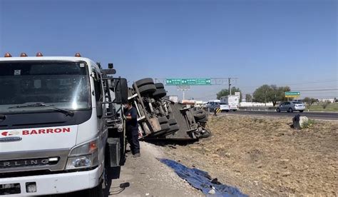 Volcadura De Tráiler En La México Querétaro