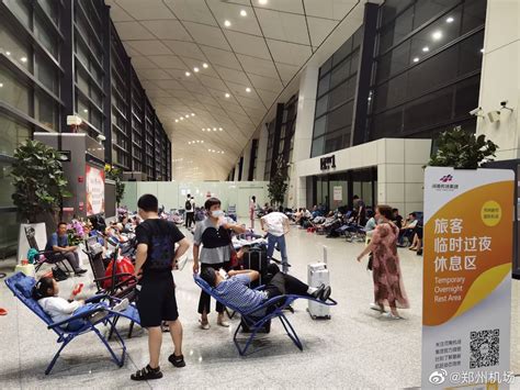 郑州机场今日12时前不接进港航班，暴雨致1100名旅客停留绿政公署澎湃新闻 The Paper