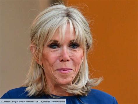 Brigitte Macron Très Chic En Col Roulé Gros Manteau Et Bottines à