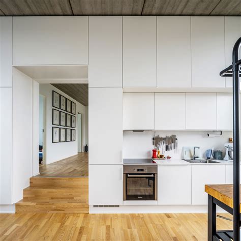 Bigによる、デンマーク・オーフスの集合住宅「sneglehusene」。開発された新地区に計画。モジュラーハウジングのコンセプトで構想され、コミュニティの中心となる池の周囲に6棟の建物が