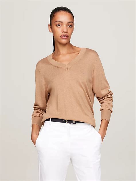 Pullover Mit Metall Flag Und V Ausschnitt Khaki Tommy Hilfiger