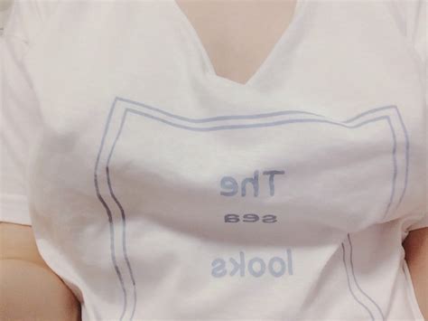 ノーブラでtシャツからピンク乳首の美巨乳おっぱいポロッと出してエロ自撮り みんくちゃんねる