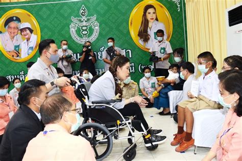 ‘กรมพระศรีสวางควัฒนฯ เสด็จทอดพระเนตรหน่วยแพทย์พอ สว เยี่ยมราษฎร จ สุโขทัย