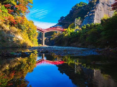Premium Photo Bridge Over River