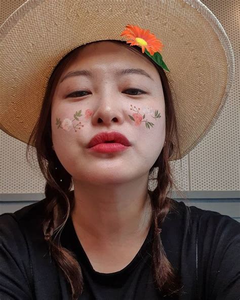 ‘김원효 ♥ 심진화 사랑하니 더 예뻐져 ‘청순미 과다 Sns★컷 손에 잡히는 뉴스 눈에 보이는 뉴스 뉴스엔