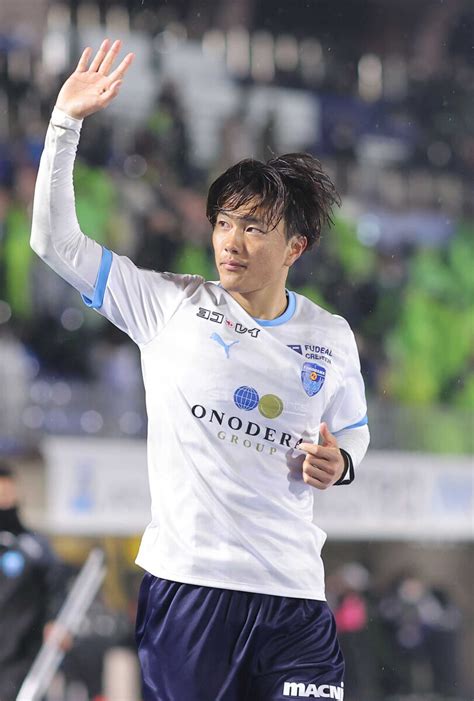 横浜fc小川航基「次のw杯で点を取るのは僕です」オランダ移籍セレモニー、j1昇格を喜び合ったサポーターに別れ スポーツ報知