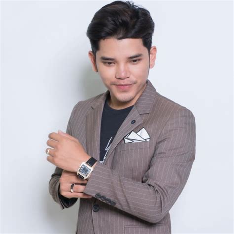 បទ”មនុសុ្សក្របី” របស់ សយ រតនា បង្កប់ដោយអត្ថន័យ និងបទភ្លេងពិរោះរណ្តំចិត្ត នគរដ្រេហ្គន