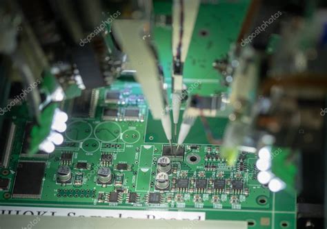 Fábrica Para La Producción De Microchips La Máquina Cnc Con Agujas