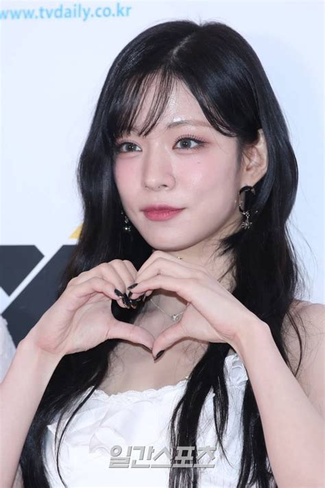 포토 프로미스나인 이채영 섹시한 눈빛 네이트 연예