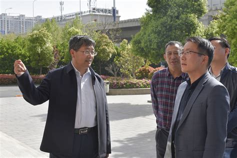合肥庐阳区委副书记代区长陈伟来我院调研