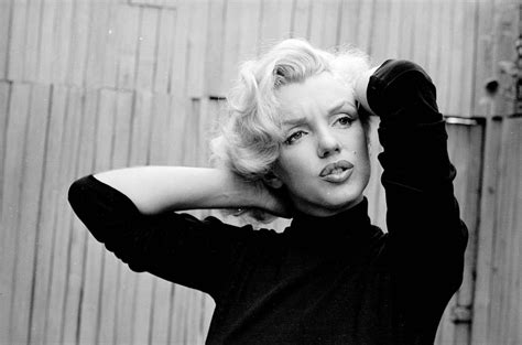 Stunning Marilyn Monroe Hd Wallpaper By Life Magazine