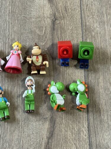Knex Super Mario Luigi Princess Peach Daisy Toad Yoshi Nintendo Figure
