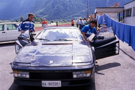 La Historia De Una Nueva Ferrari Negra Que Recuerda A La Testarossa De