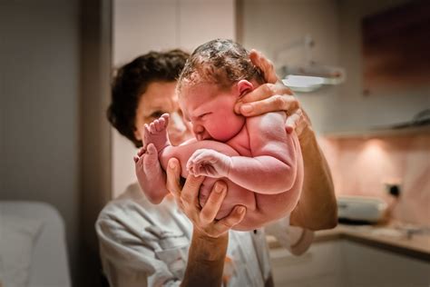 Capturing Unforgettable Moments Of Your Baby S Birth Through Beautiful