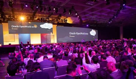oracle ups the ante in cloud with world s first autonomous operating system