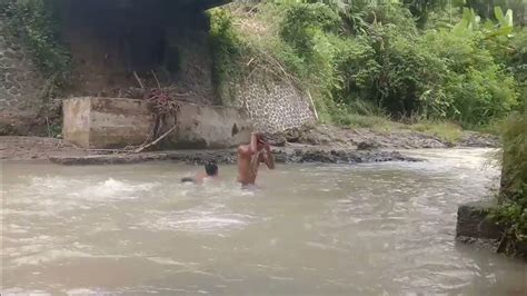 Mandi bareng sama ipul - YouTube