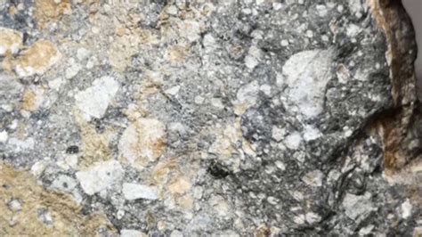 Lunar Metiorites Breccia نيزك بريشيا القمري Youtube