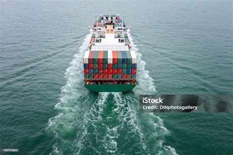 태평양 전역과 전 세계의 딜러와 소비자에게 수출 수산물을 수입하는 컨테이너 선 기업 및 산업 해상 화물 운송 0명에 대한 스톡