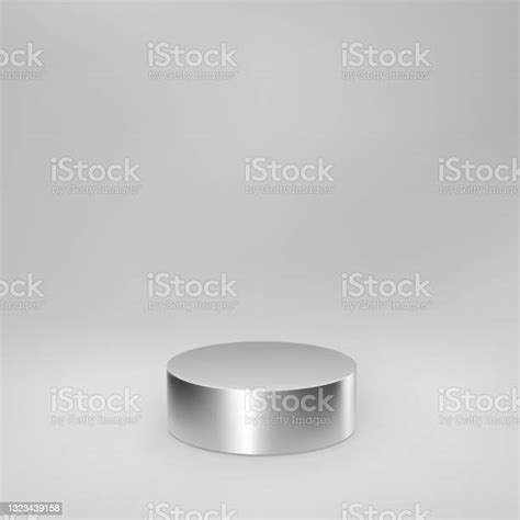 회색 배경에 격리 된 원근이있는 실버 3d 실린더 전면 보기 실린더 기둥 크롬 강관 박물관 무대 받침대 또는 제품 연단 3d