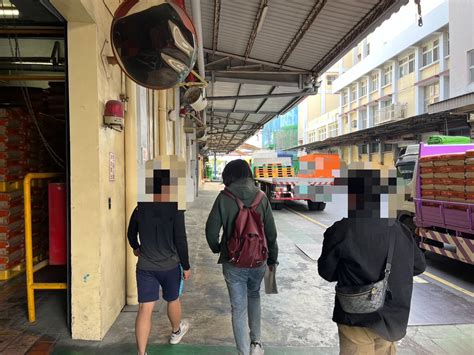 【視點新聞網】與父賭氣離家躲宮廟 警助返家解心結鄭慧美報導