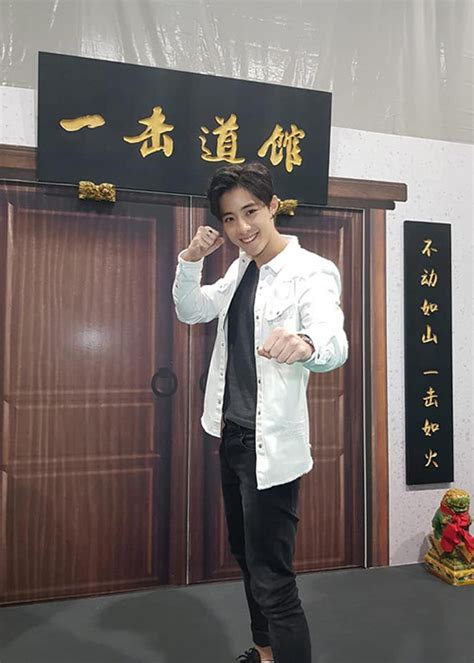 เปิดวาร์ป ประวัติ Zong Zijie หนุ่มหล่อหน้าตี๋ซิคแพคครบกล้ามแน่นจาก The