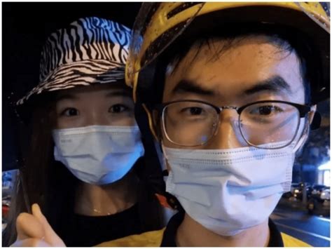 Anh shipper khoe bạn gái sở hữu hình thể nóng bỏng khiến netizen nổ tranh cãi