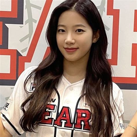 Pin By Syrupᝐᝂ On Girlz ᵕ̈ Girl Women Girl Group