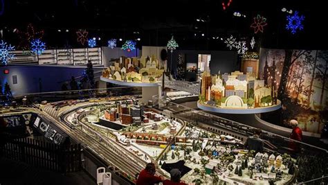 Duke Energy Holiday Trains Return To Cincinnati Museum Center