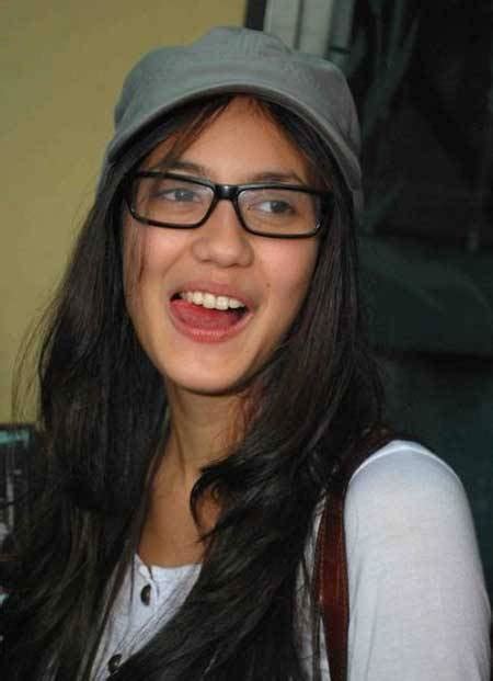 Hot Woman Pevita Eileen Pearce Sexy Hot Actress