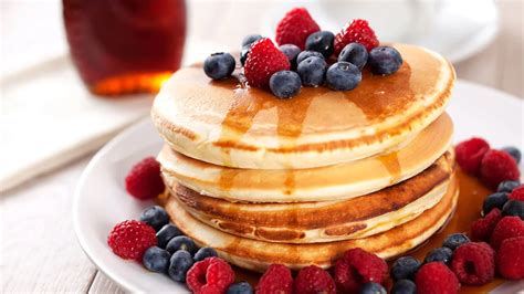 Cómo hacer pancakes la receta fácil y con pocos ingredientes para