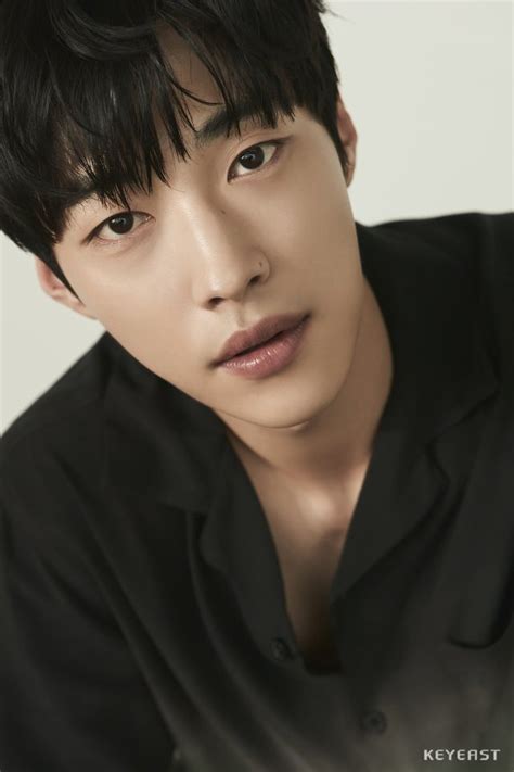 우도환 순수한 소년미부터 짙은 남성미까지새 프로필 사진 공개 파이낸셜뉴스