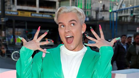 Wünscht Sich Influencer Twenty4tim Etwa Sex Im Dschungel