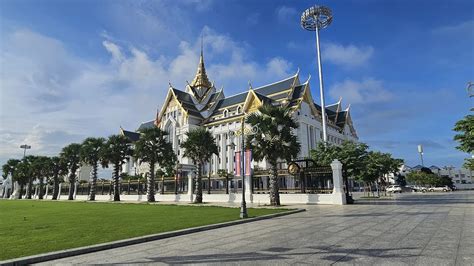 ឧកញ៉ា ប៉ិច បូឡែន ផ្តល់អាហារូបករណ៍ពិសេស