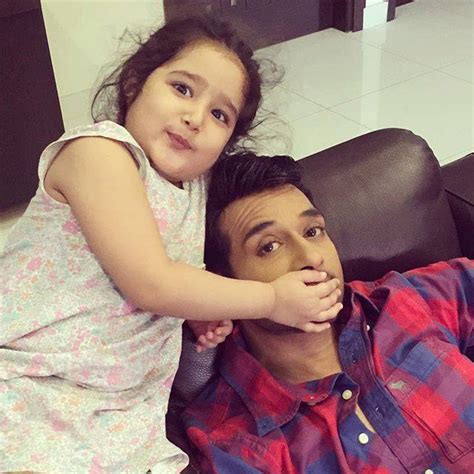 Faysal Qureshi With His Cute Daughter Ayat Arts And Entertainment