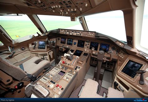747 400国航驾驶舱 国航波音747 400 船驾驶舱 大山谷图库