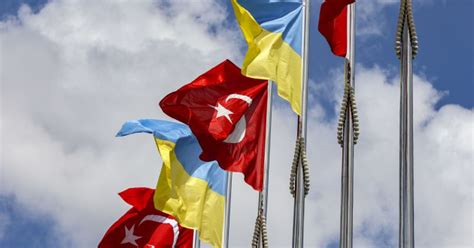 Україна й Туреччина обговорили підтримку евакуйованих українських дітей