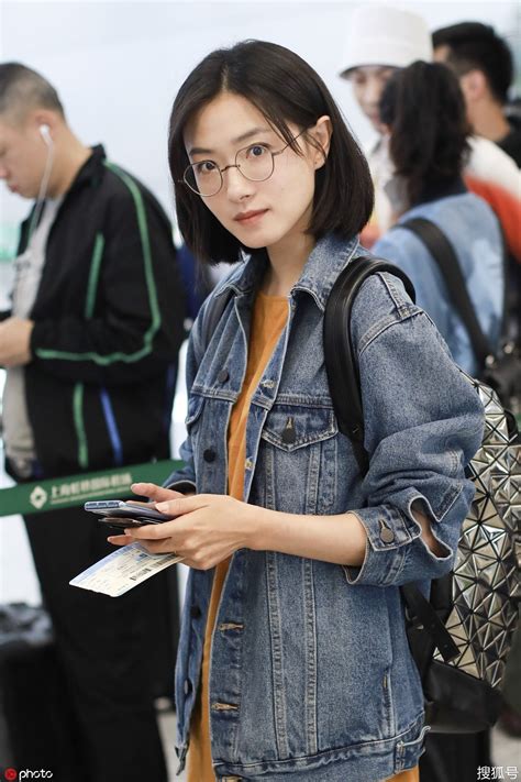 万茜和董洁神撞脸，步入中年身上却充满书卷气 搜狐大视野 搜狐新闻