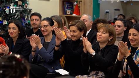 Աննա Հակոբյանը մի քանի կին պաշտոնյաների հետ այցելել է Խարբերդի մանկատուն Youtube