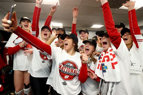 Nude Photo Leak Of Wisconsin Womens Volleyball Team Has Police Puzzled