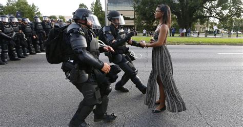 Viral Photo Of Woman In Protest Being Called Iconic Petapixel