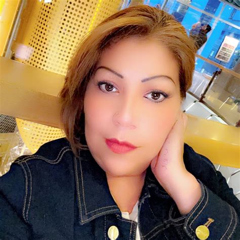 Maria Flores Youtube