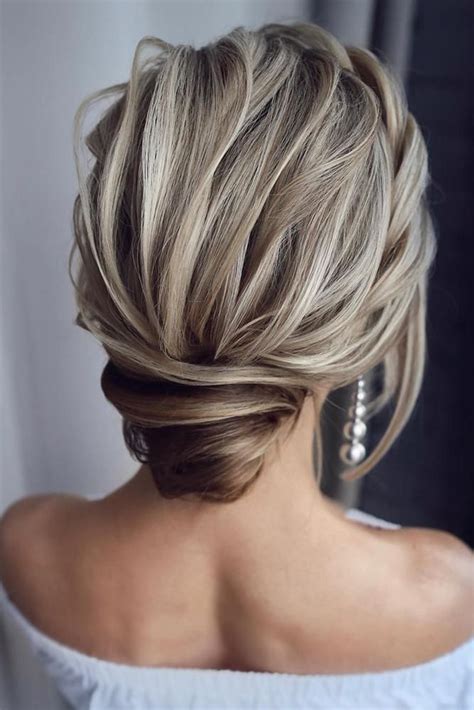 13 Ideal Mid Length Mother Of The Bride Hairstyles