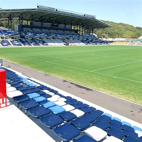 【今治市】2023年1月に開場した「今治里山スタジアム」は、サッカーの試合がない日でも様々な人が訪れる人気スポットになっています 号外